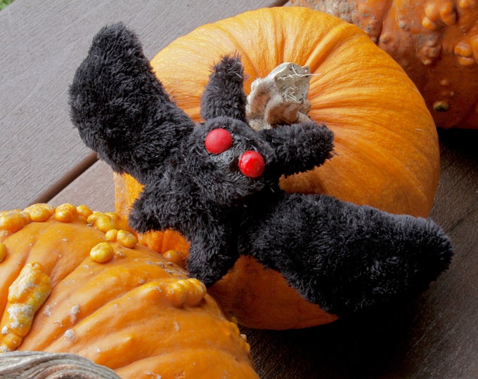 Mothman Plush, Cryptid Plush - Etsy Canada