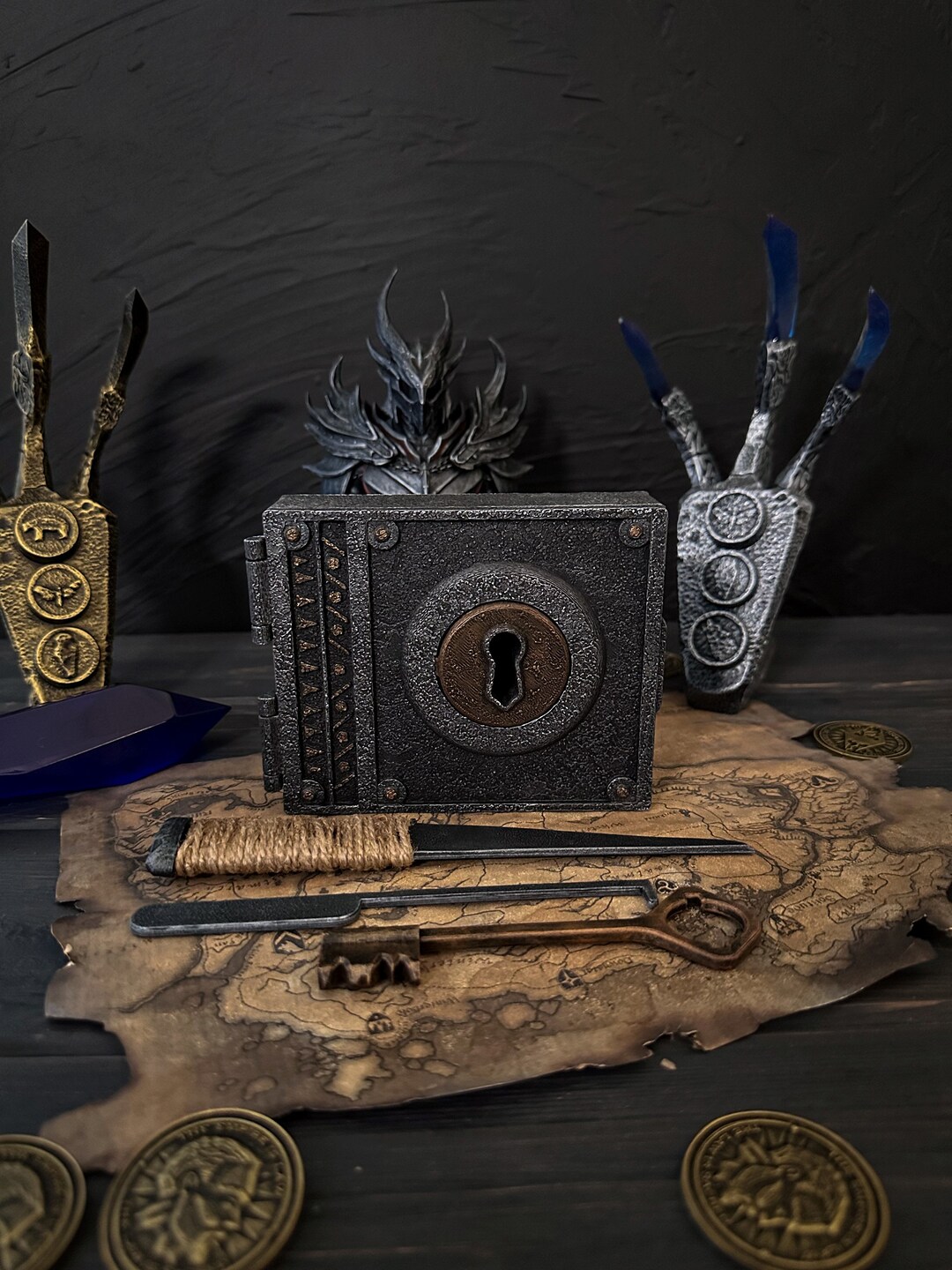 Skyrim Thief Set, Life-size Skyrim Lockpick Prop, the Elder Scrolls ...