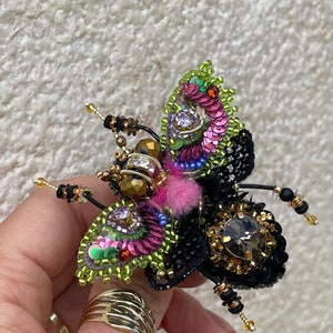 Green & Black Queen Bee Trendy Brooch Evil Eye Handcrafted Beaded Pin ...