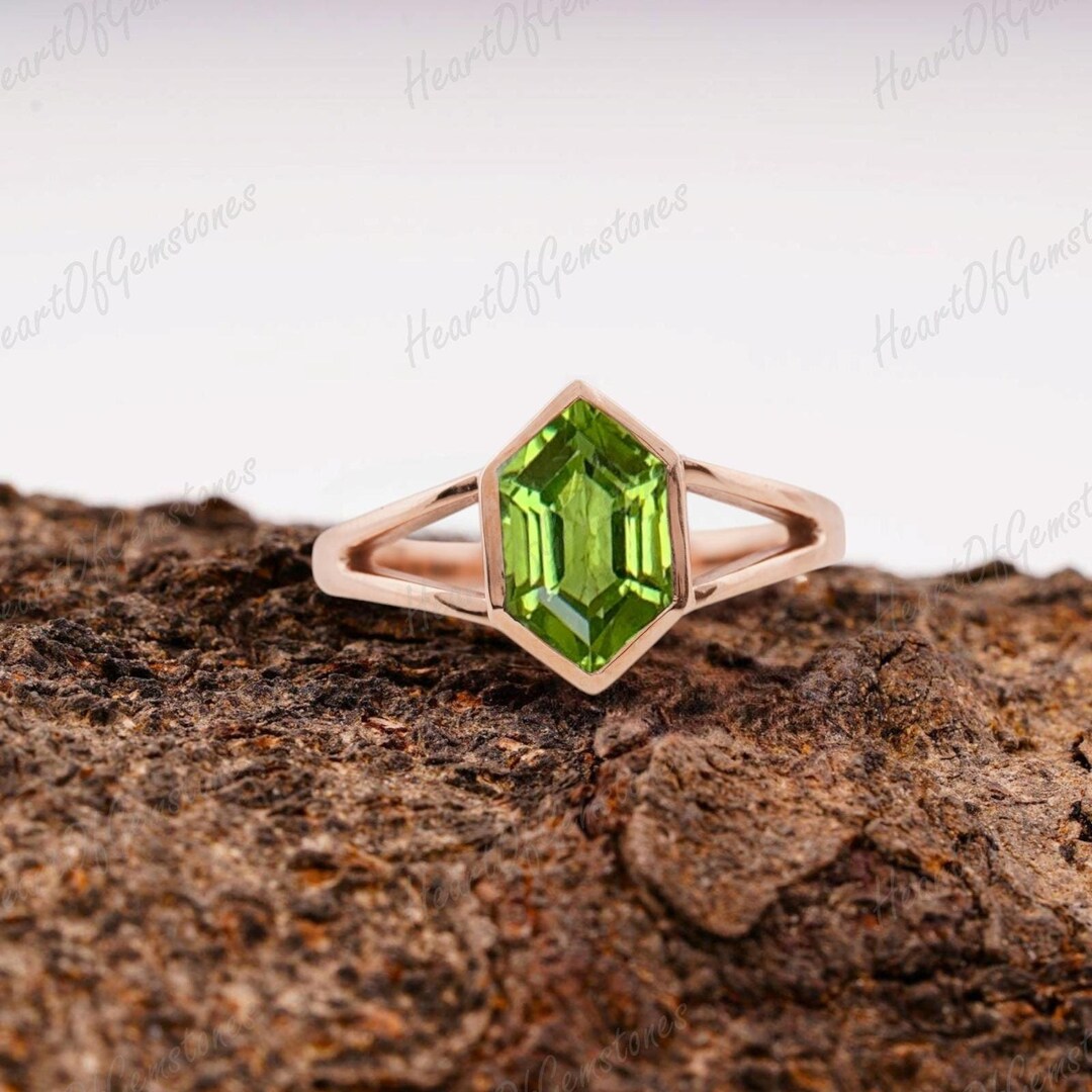 Hexagon-cut Peridot Engagement Ring, Vintage Rose Gold August ...