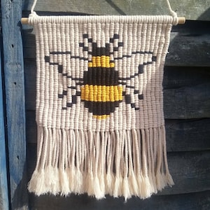 Macrame Bee Wall Hanging - Etsy
