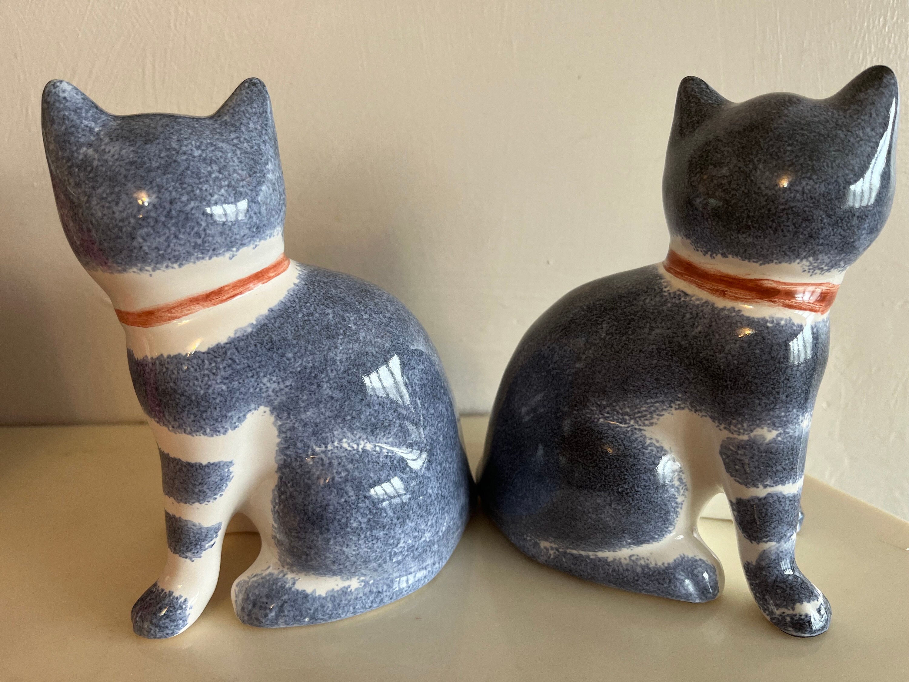 Vintage Rye Pottery Made 2000 England Set of 2 Cat Figurines - Etsy