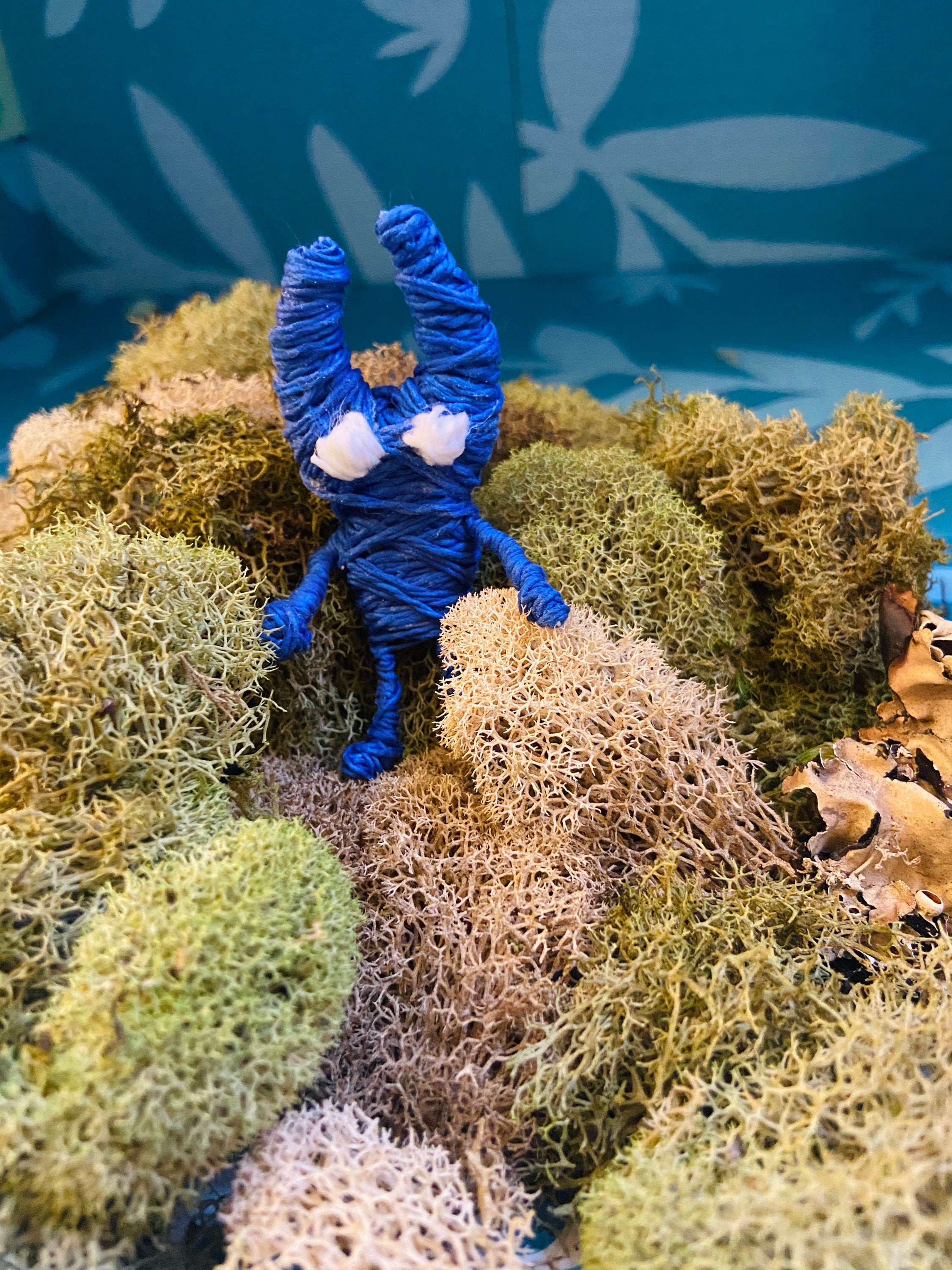 Unravel Two Set of MINI red and blue yarny figurines/ornaments - Etsy ...