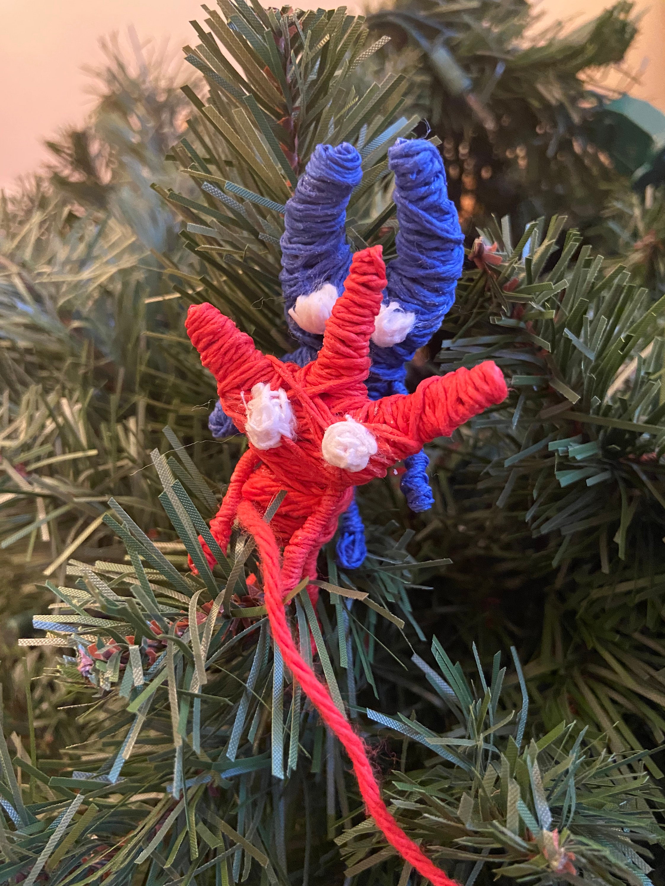 Unravel Two Set of MINI red and blue yarny figurines/ornaments - Etsy ...