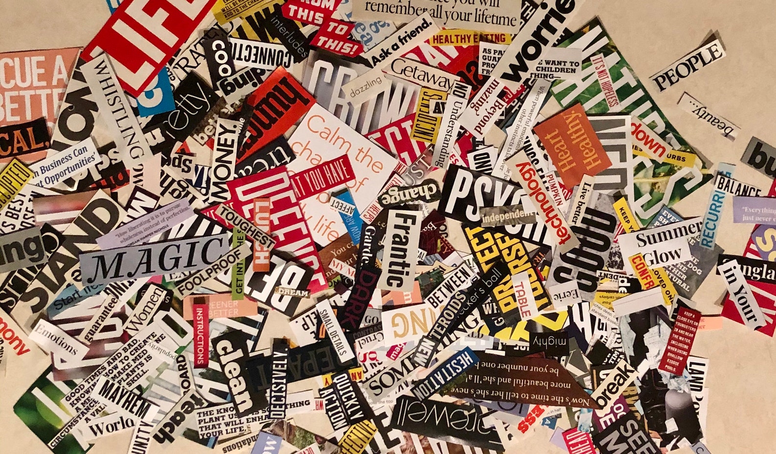 Más de 200 piezas recortes de revistas palabras frases | Etsy España