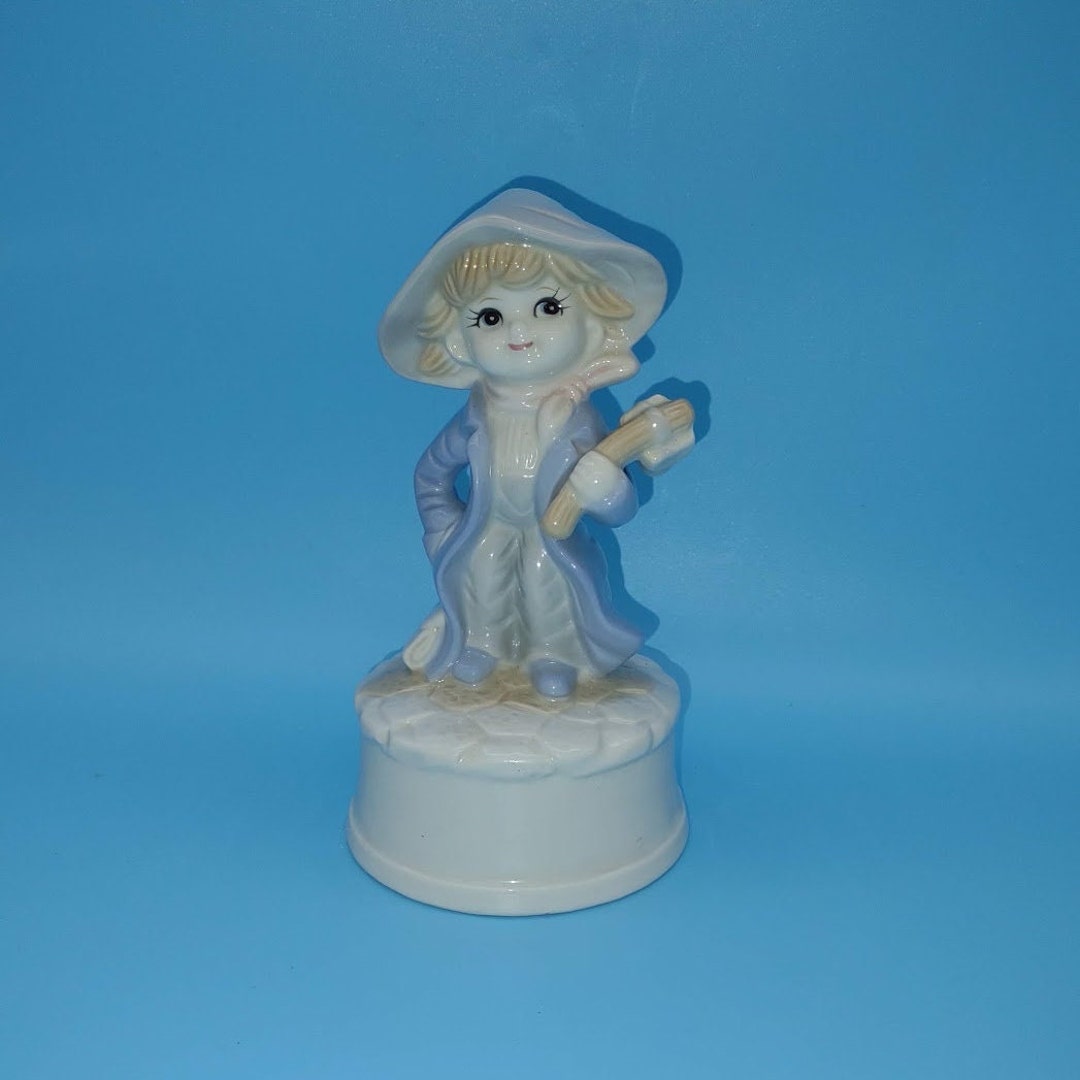 Porcelain Figurine Music Box - Etsy
