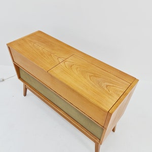 Mid Century Modern German Ash Record Player, Radio by Braun “MM 4 ...