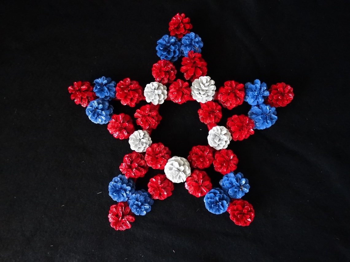 Star shaped wreath for Memorial Day or 4th of July. Red White - Etsy.de