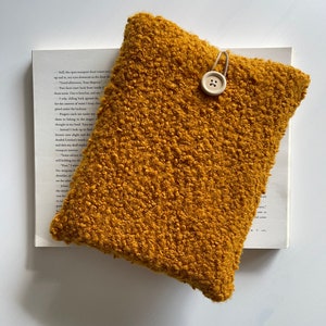 Boucle Book Sleeve, Winter Book Cover, Padded Book Pouch, Book Lover ...