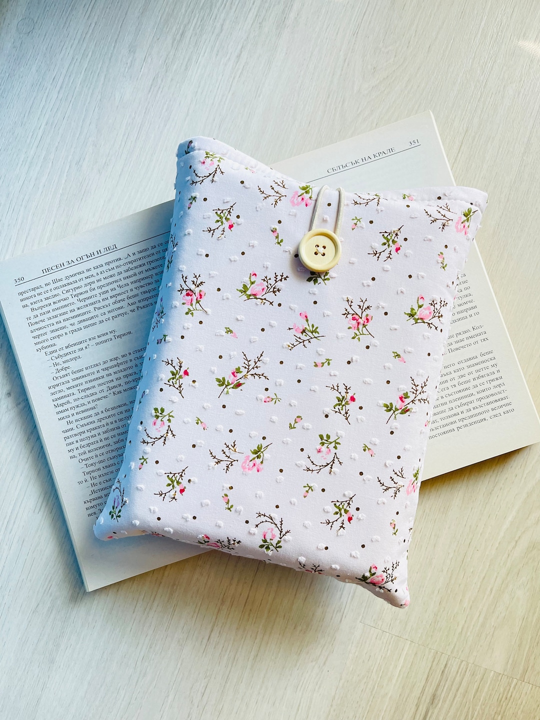 Baby Pink Flowers Book Sleeve, Padded Book Protector, Fabric Book Pouch ...
