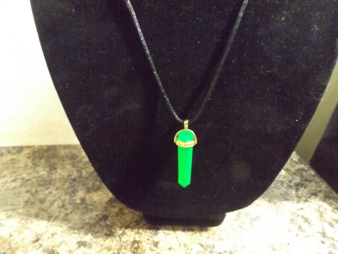 Kryptonite Inspired Cosplay Prop Shard Necklace Some Glow in - Etsy