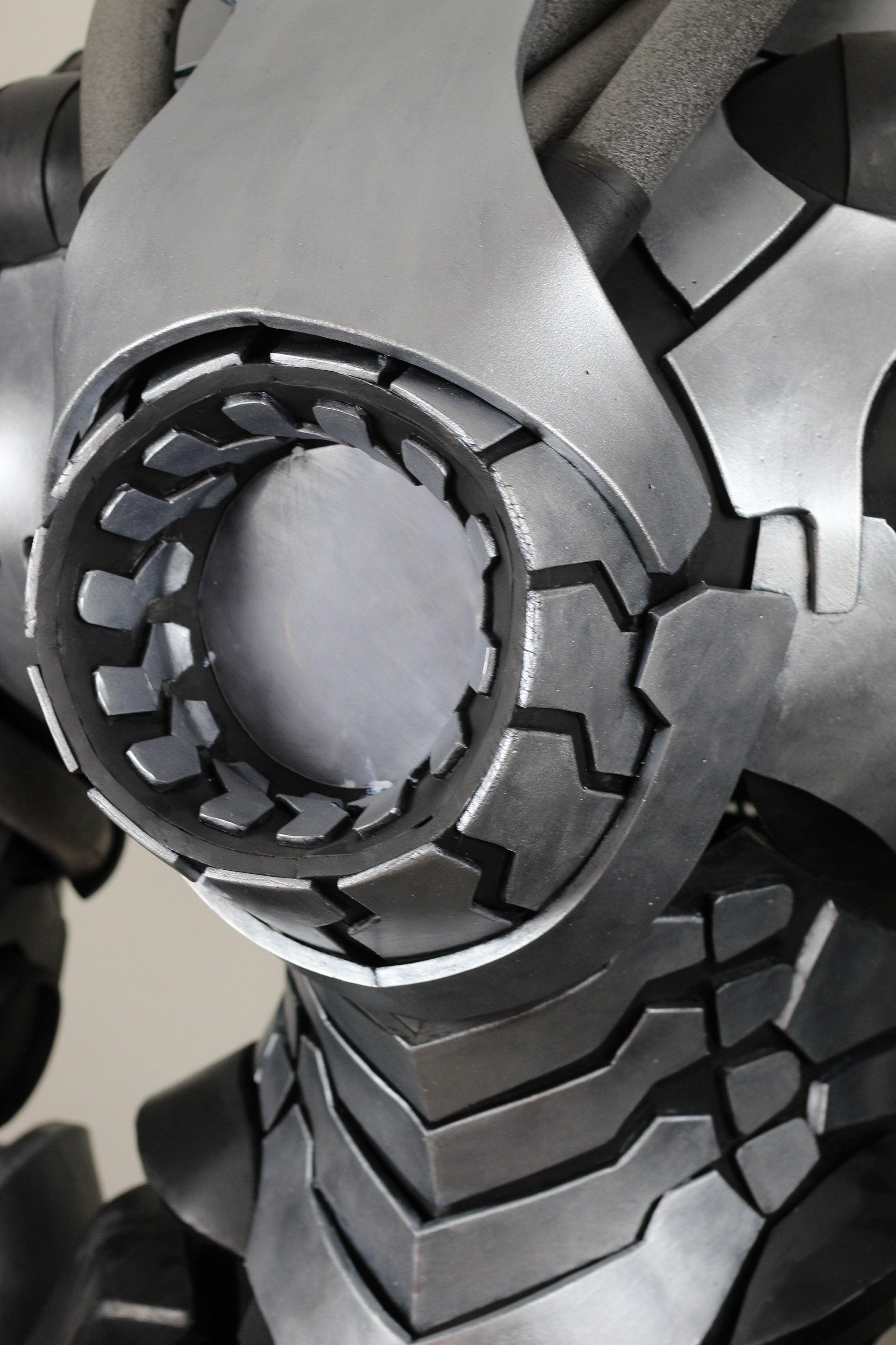 Iron Crusader Armor – Bold Futuristic Knight Cosplay Costume for ...