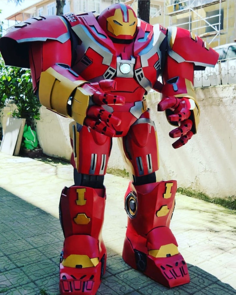 Titan Breaker Exo Suit – Handcrafted Full-body Battle Armor for Epic ...