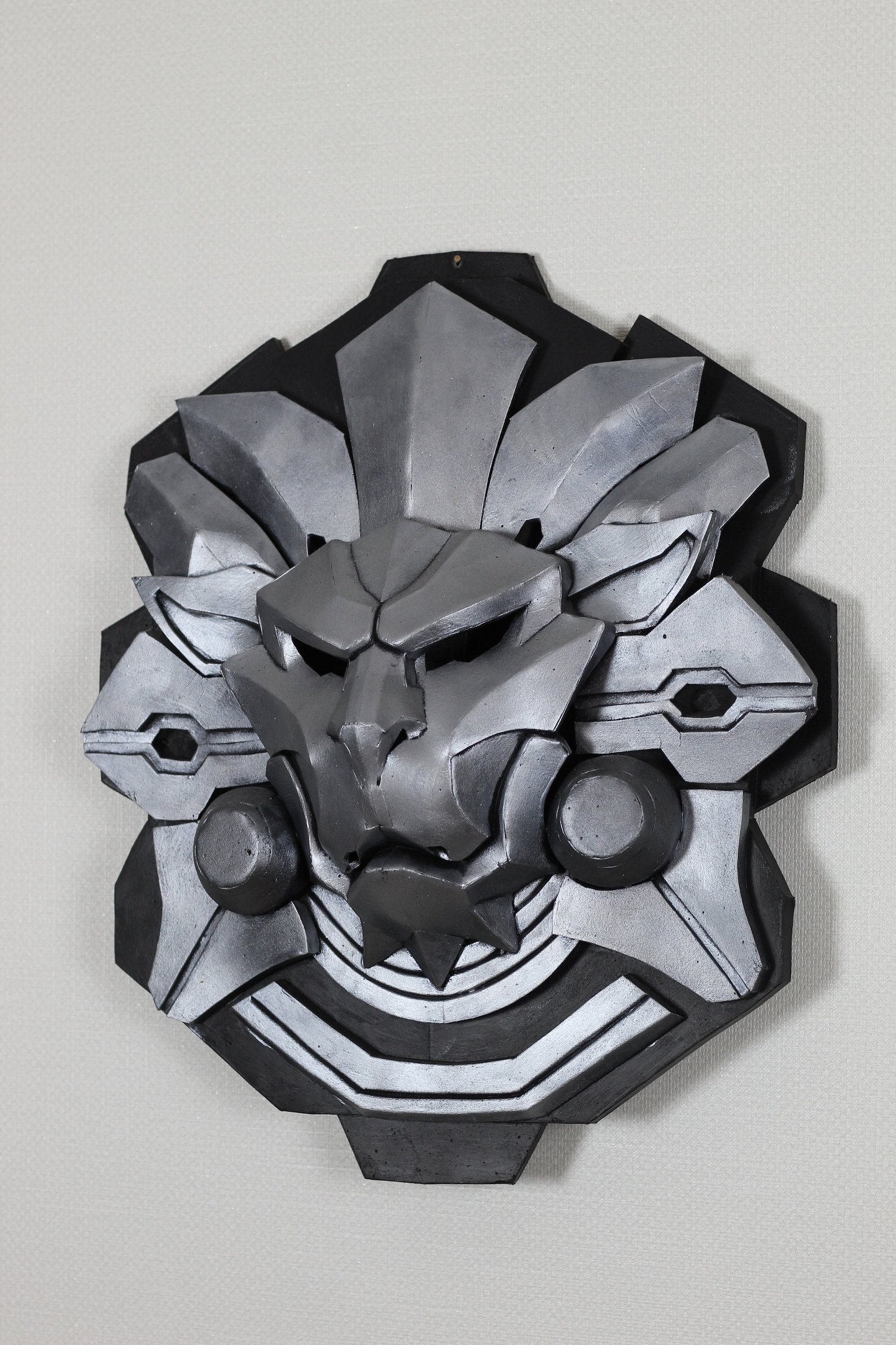 Iron Crusader Armor – Bold Futuristic Knight Cosplay Costume for ...