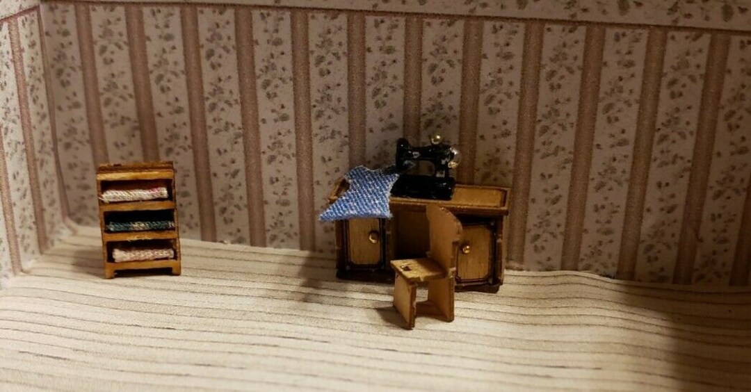 Dollhouse Miniature 1:144 Scale Sewing ROOM ASSEMBLED With Chair ...