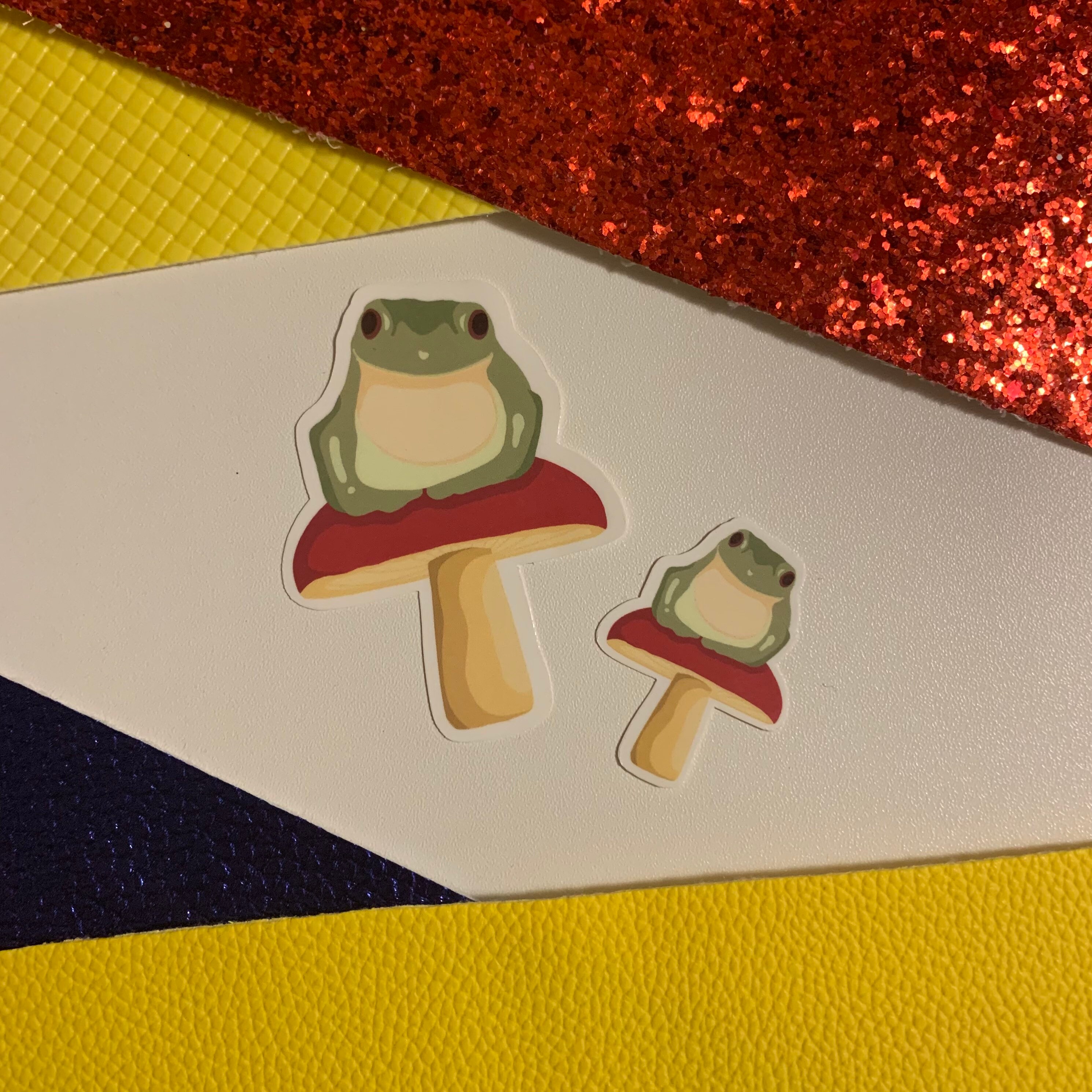 Papercraft Embellishments frog & shrooms sticker etna.com.pe