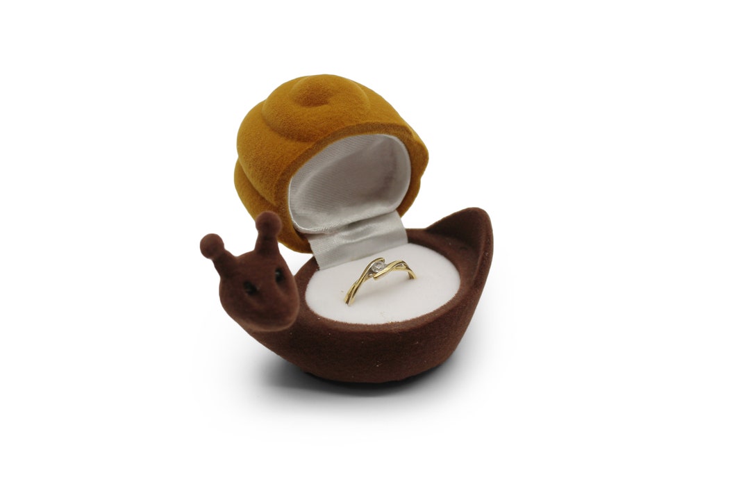 Gorgeous Ring Box by FELANA'S Dimensions: 4.5 X 5.5 X 5 Cm 1.77 X 2.17 ...