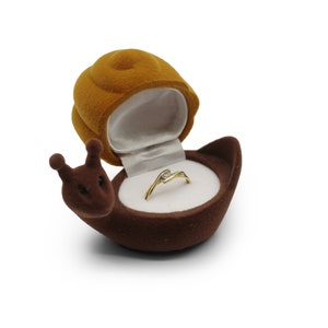 Gorgeous Ring Box by FELANA'S Dimensions: 4.5 X 5.5 X 5 Cm 1.77 X 2.17 ...