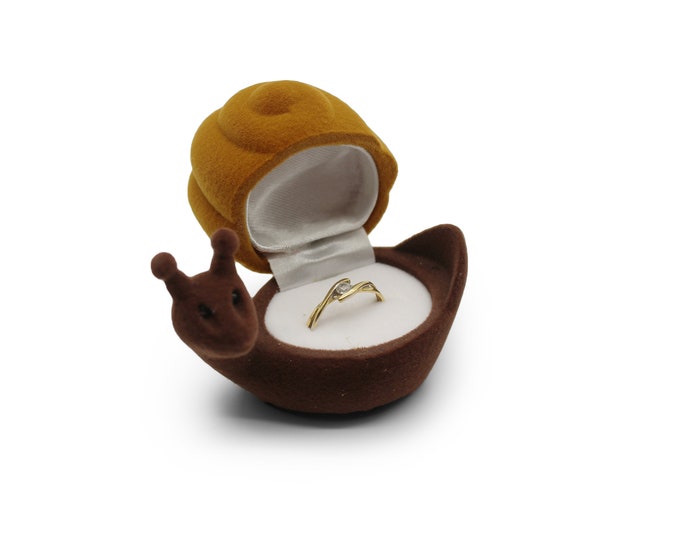 Gorgeous Ring Box by FELANA'S | Dimensions: 4.5 X 5.5 X 5 Cm - 1.77 X 2 ...