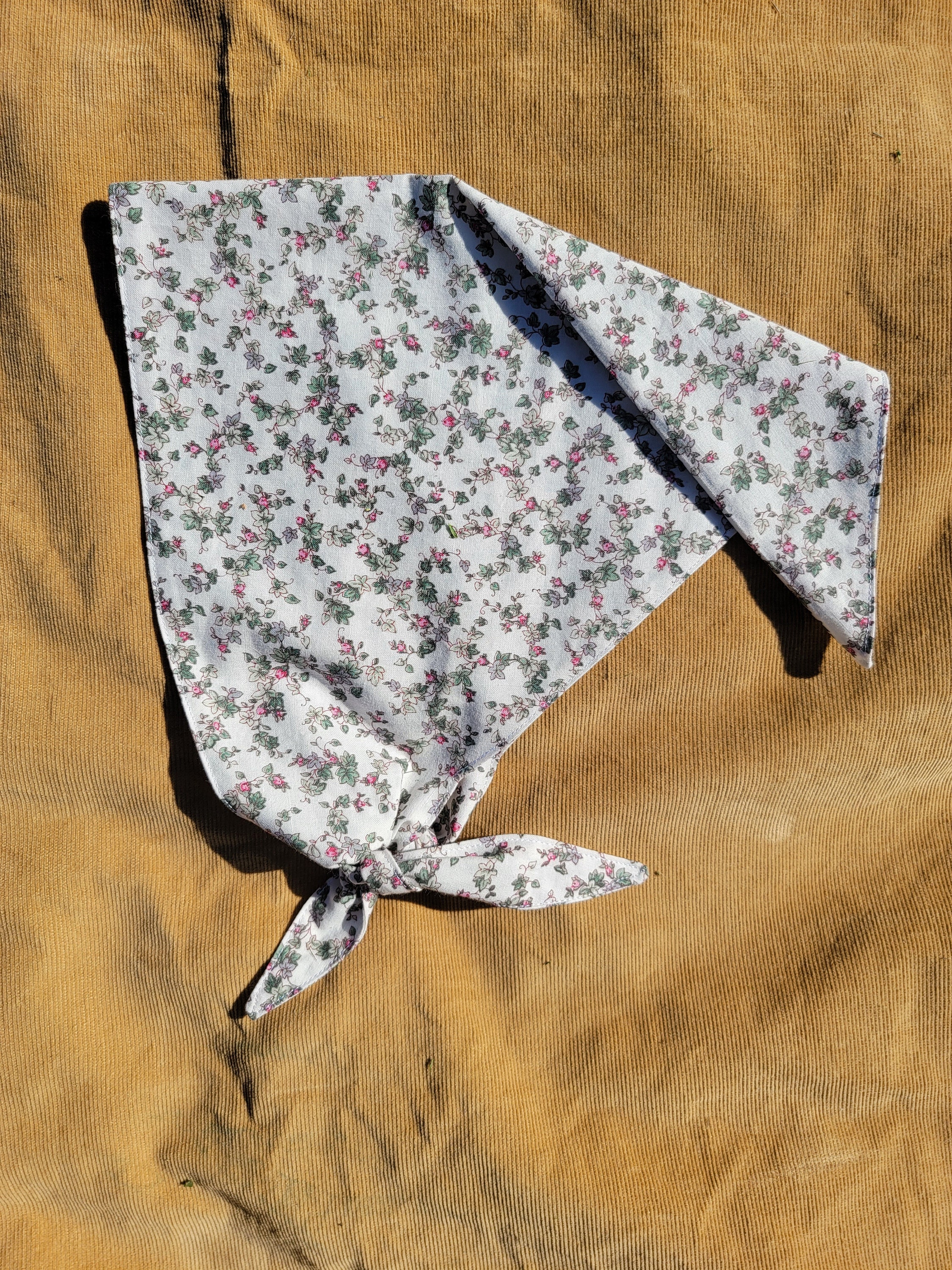 Leafy Floral Bandana - Print, Cottagecore, Headcovering, Headscarf - Etsy