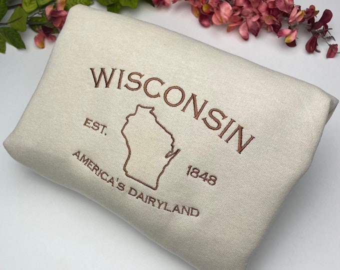 Vintage 90s Wisconsin UWM University of Wisconsin Embroidered Pullover ...