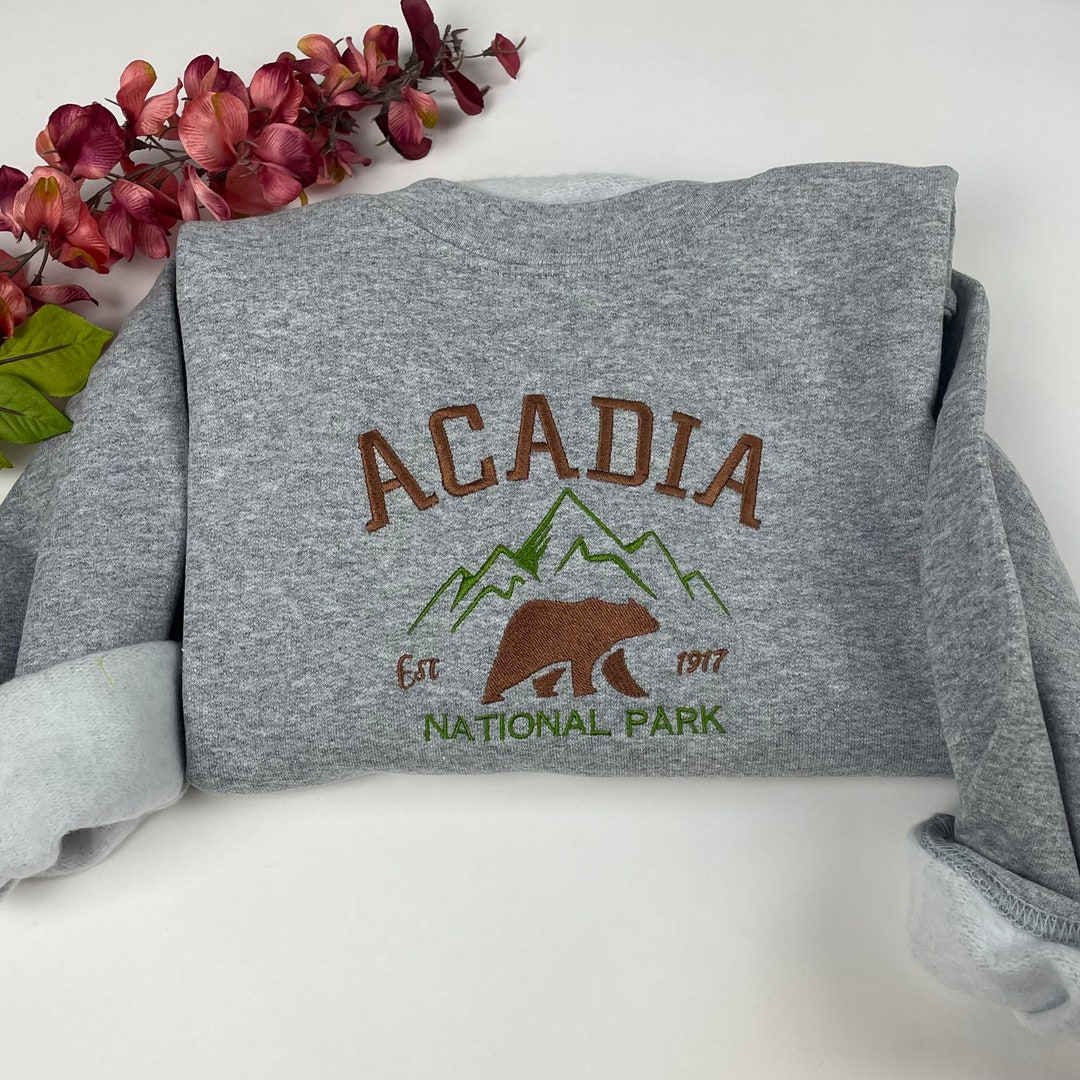 Acadia National Park Embroidered Crewneck Sweatshirt (bear) - Etsy