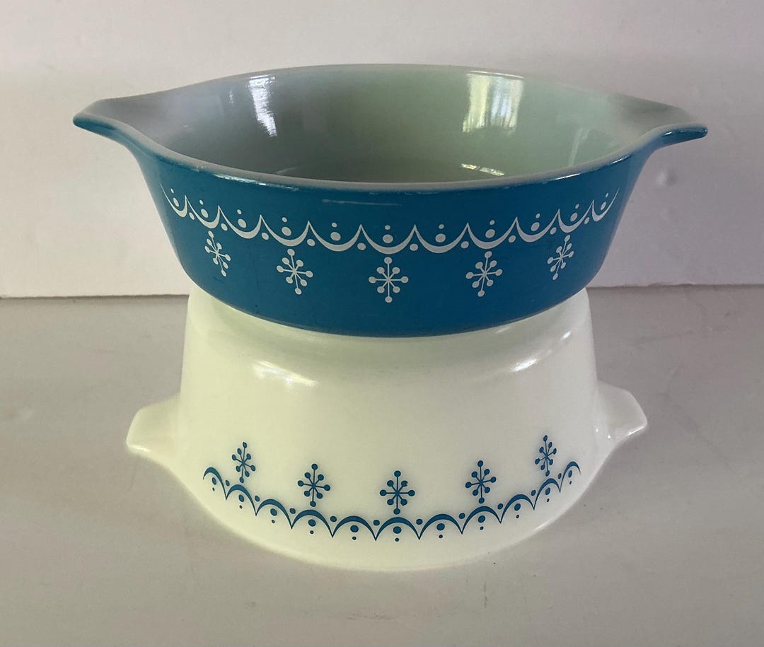 C1972 Pyrex Blue Snowflake Garland Casserole Dishes 471 & 472 - Etsy