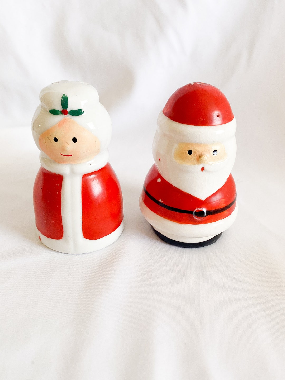 Vintage Santa and Mrs Claus Salt and Pepper Shakers • Ceramic Statues ...