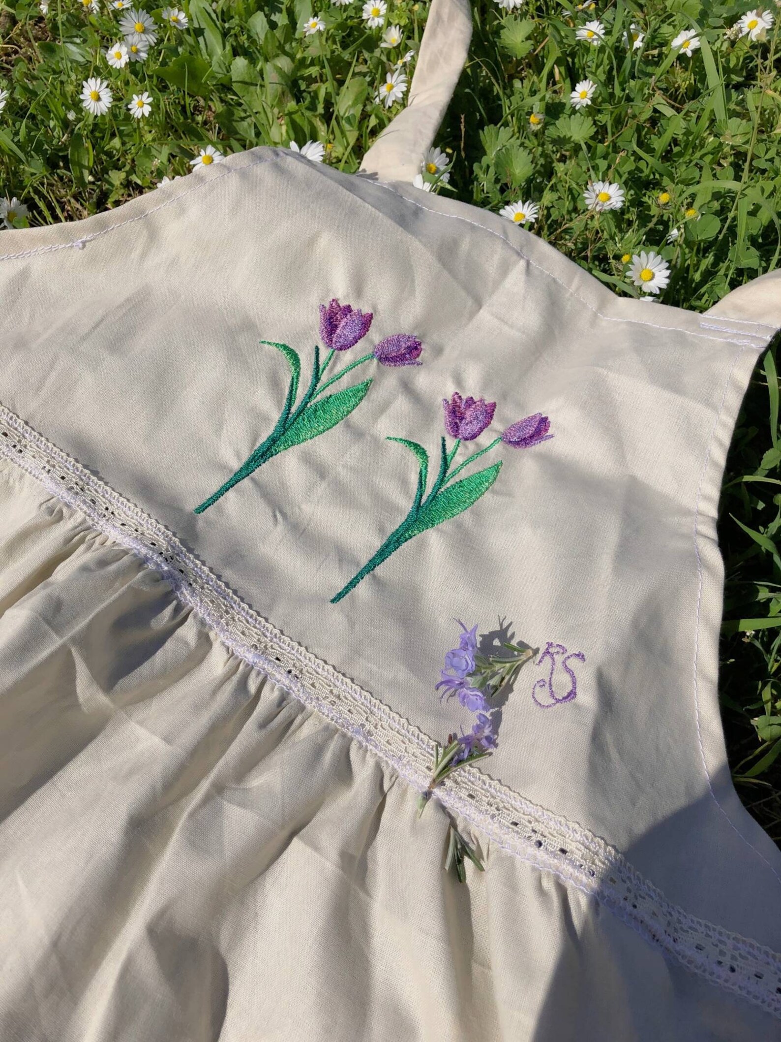 A Lovely Present: Cottagecore Apron With Embroideries 100% Cotton - Etsy