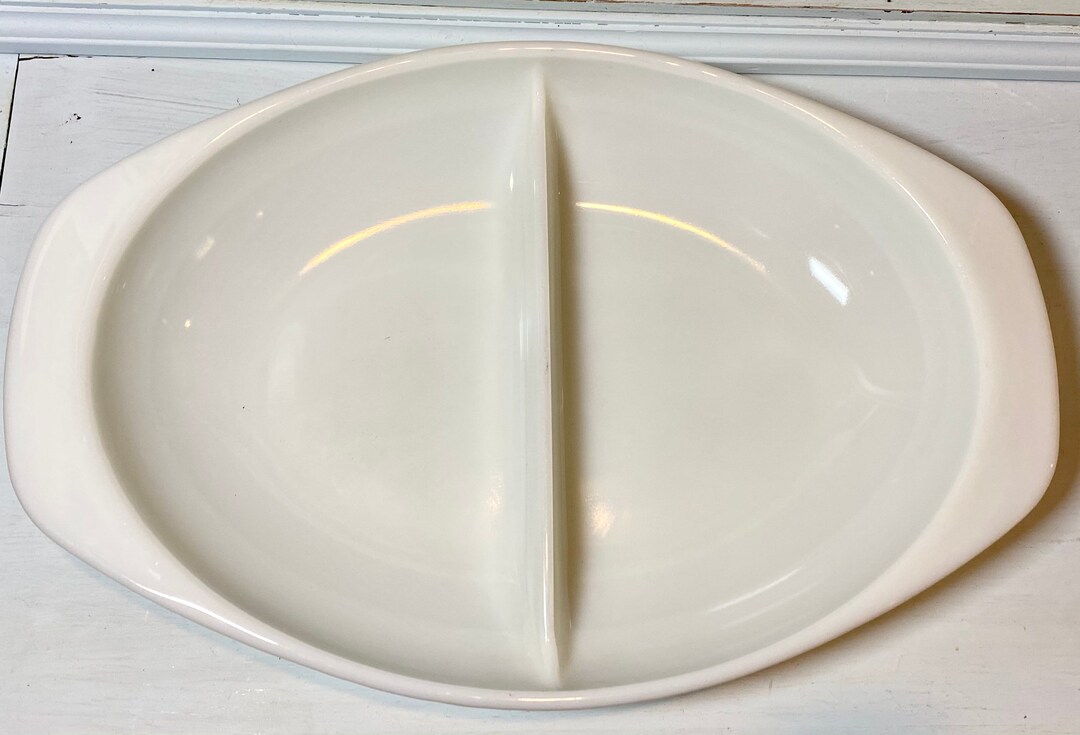 Beautiful Vintage White/opal Pyrex Divided Dish - Etsy