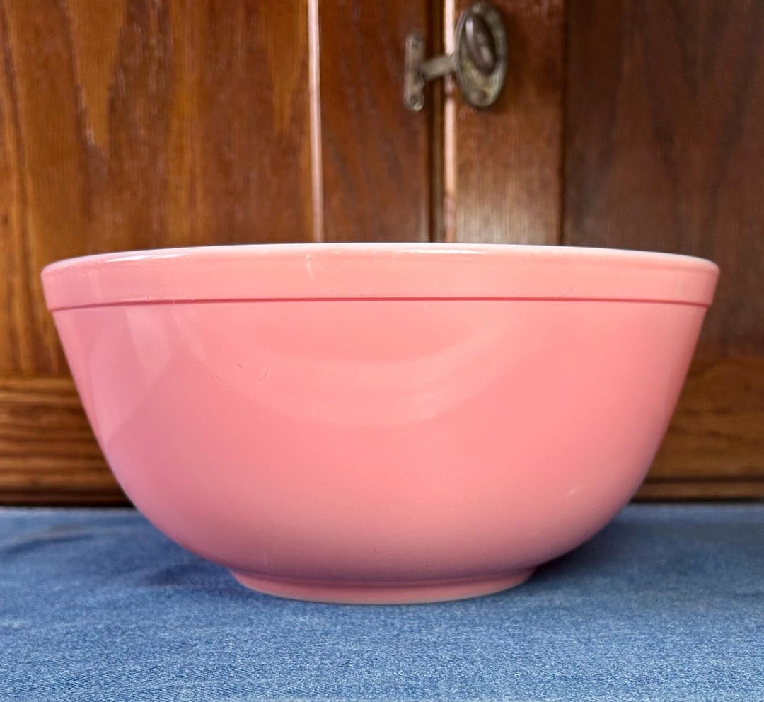 Vintage Pyrex Pink 403 Mixing Bowl! - Etsy