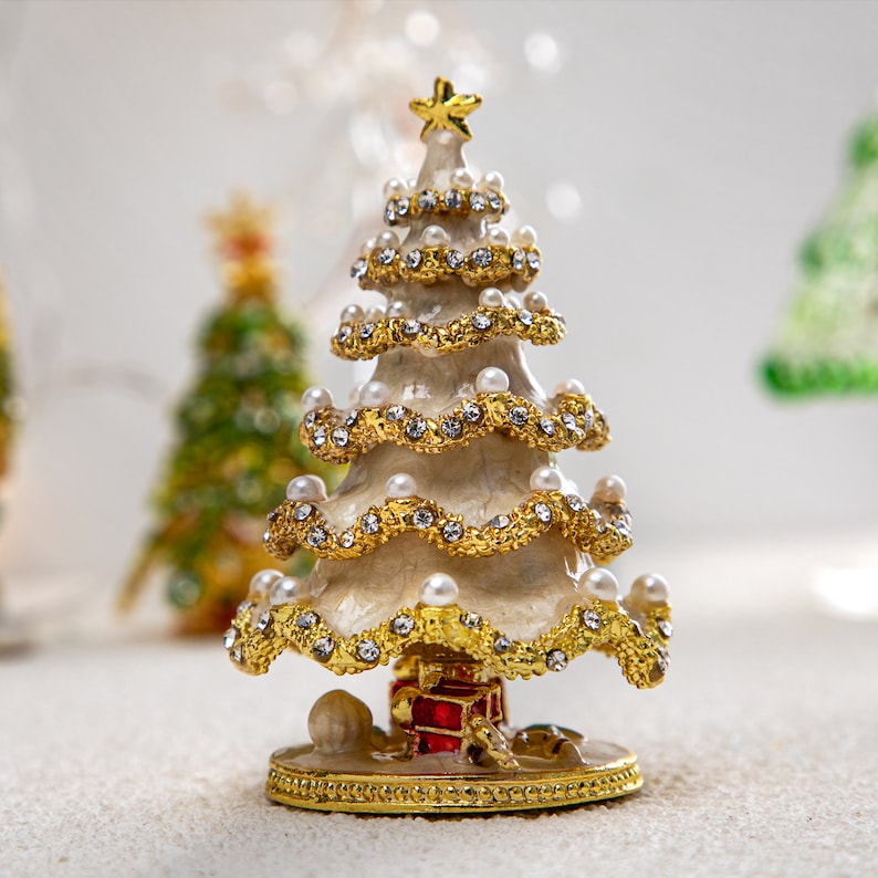 Give Christmas Trinket Boxes And Surprise Someone Special