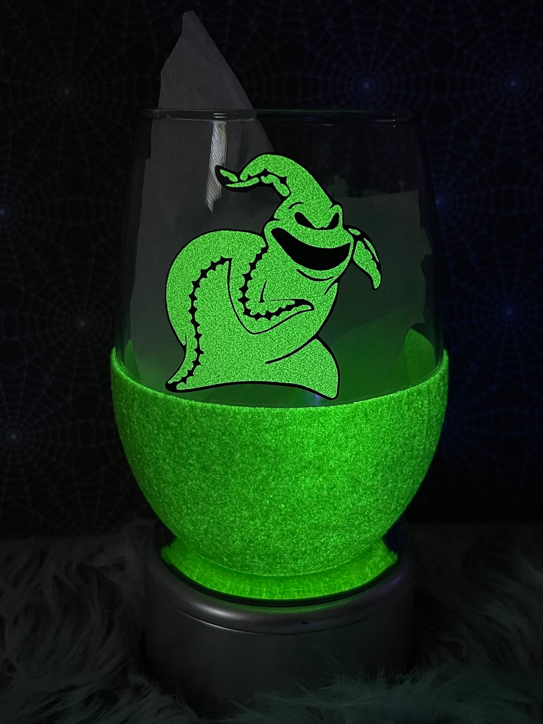Glow in the Dark Oogie Boogie Glitter Peekaboo 20.5oz Wine Glass ...