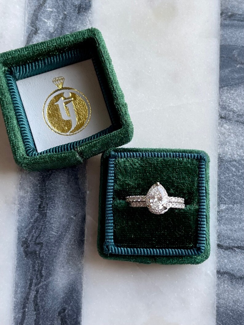 Pear-shape Engagement Ring With Contour Band 1.01ct Round Natural ...