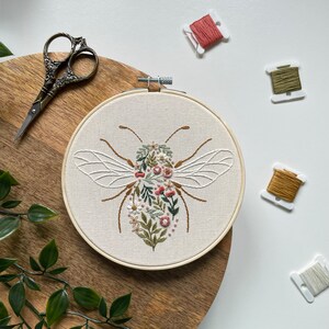 Wildflower Bee // 6 Inch Embroidery Hoop Art // PDF Pattern With ...