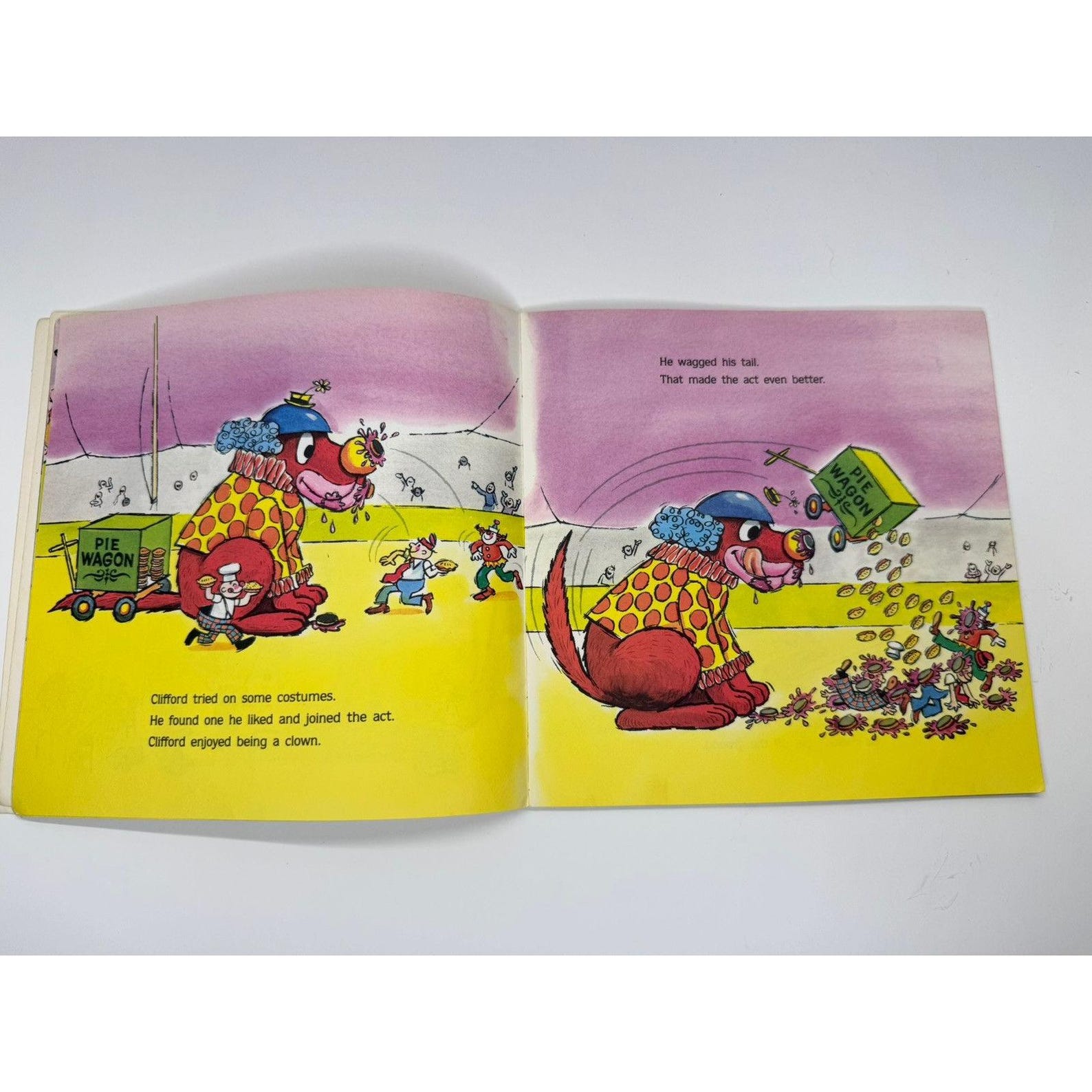 Vintage 1985 Scholastic Books Clifford at the Circus Norman Bridwell - Etsy