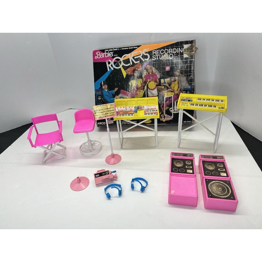 Barbie and the Rockers Arco Rock Video Recording Studio Playset Items ...
