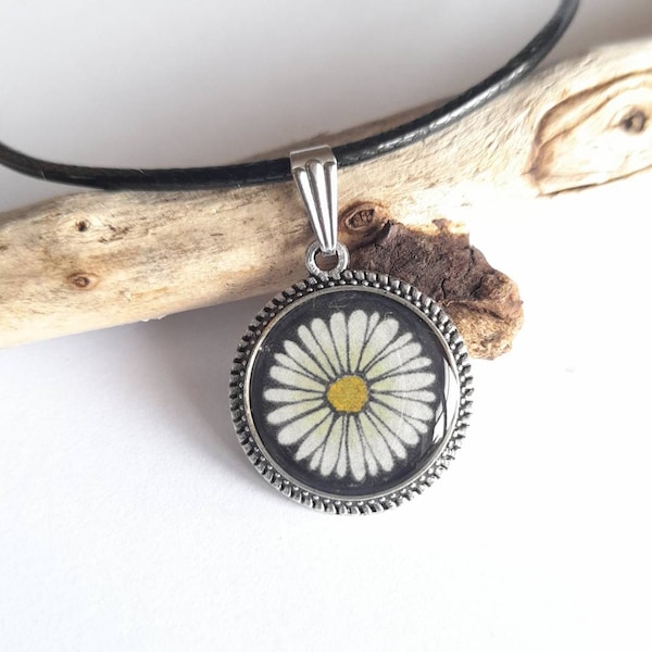 Daisy Pendant - Etsy