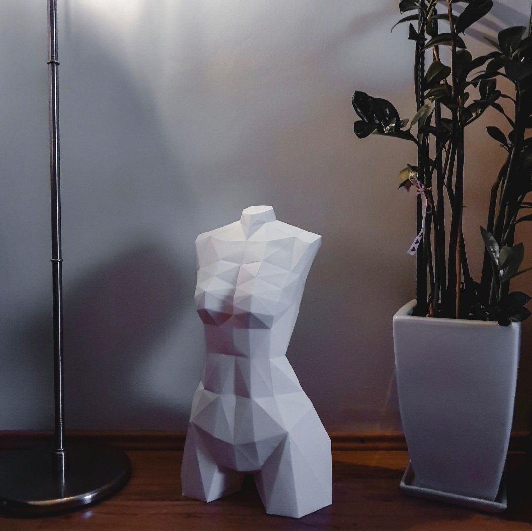 FEMALE BODY - DIY - 3D -origami - Papercraft - Metal Welding - Trophy ...