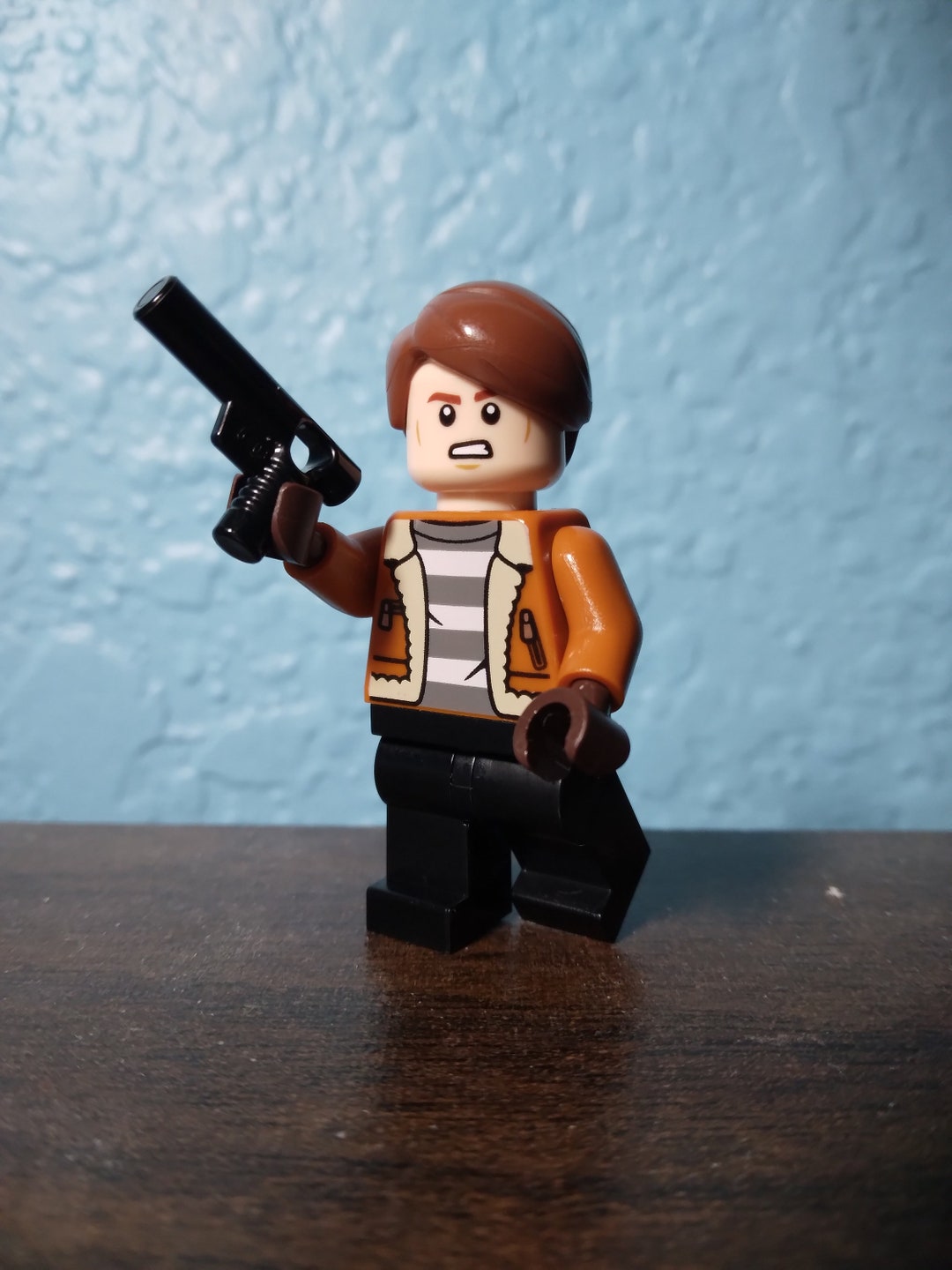 Leon S. Kennedy Purist Custom LEGO Minifigure! - Choose Your Weapon ...