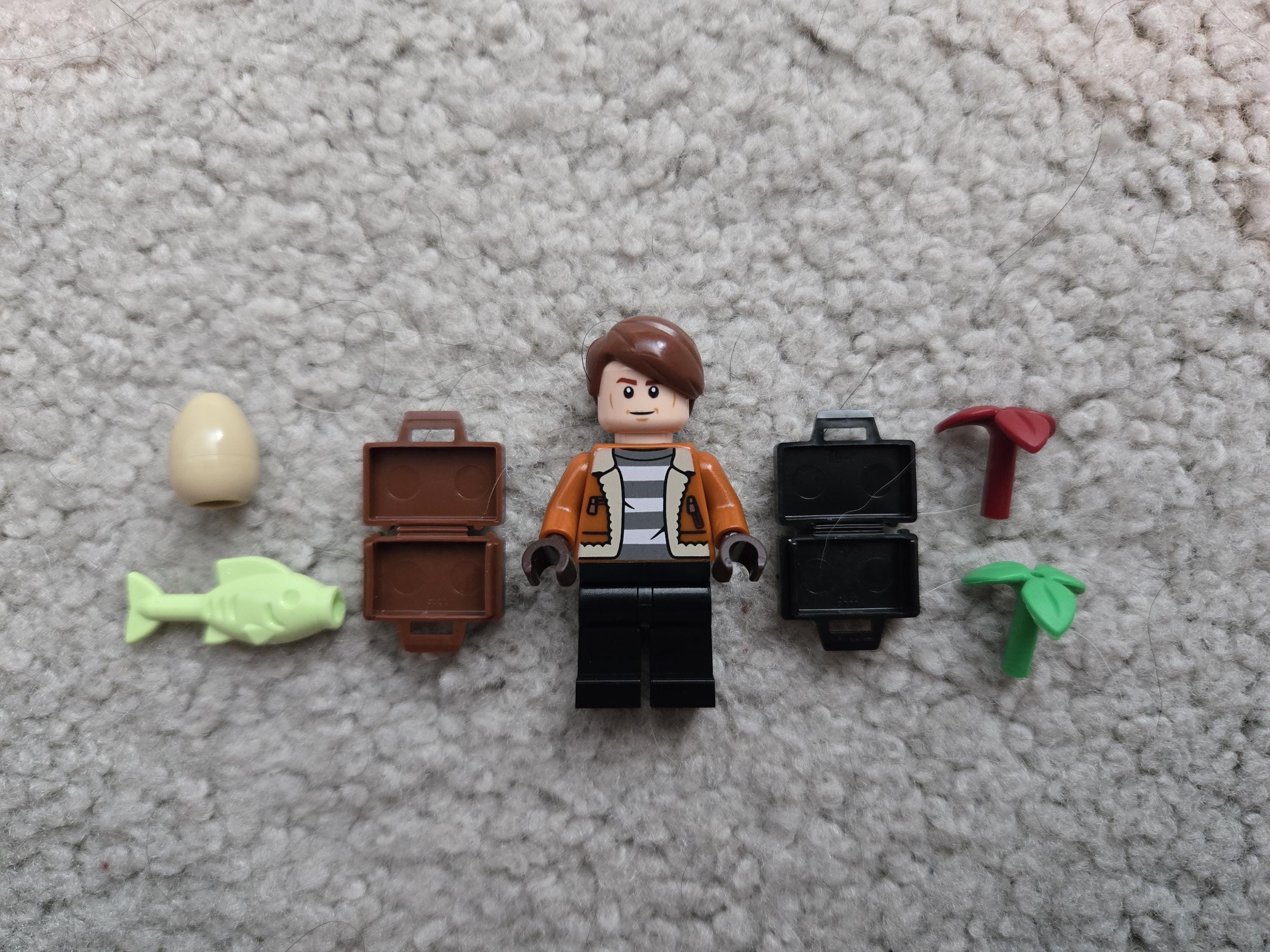 Leon S. Kennedy Purist Custom LEGO Minifigure! - Choose Your Weapon ...