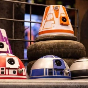 Custom Star Wars Galaxy's Edge Droid Depot R-unit Astromech Droids ...