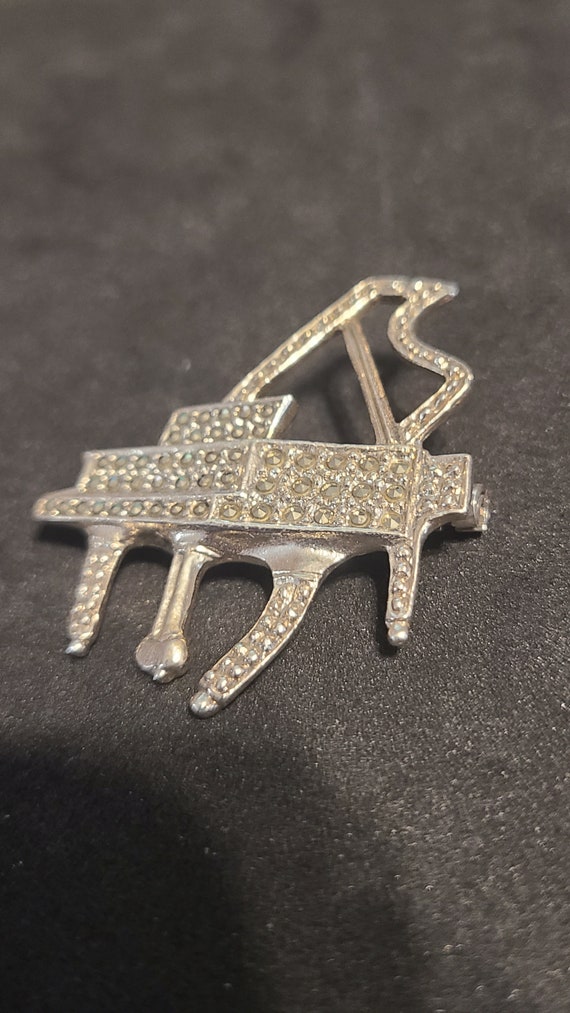 monet “piano” classic Pin - Hard To Find - Gem