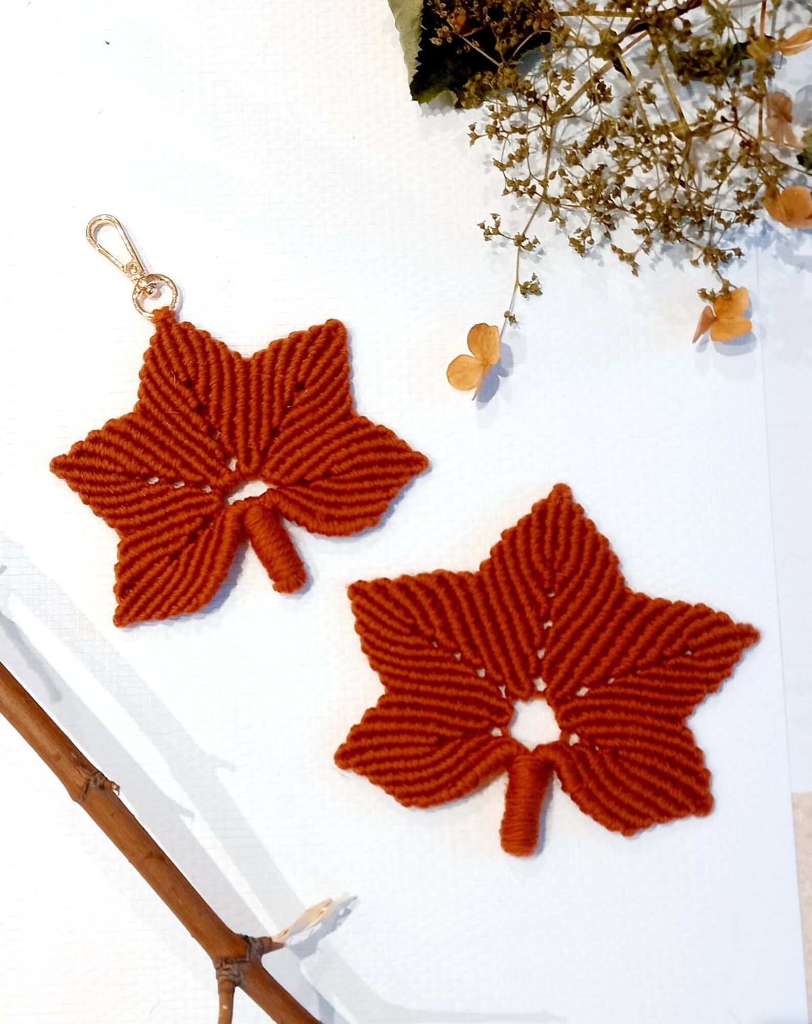 Macramé Keychain Macramé Trivets Feather Leaf Macramé Keychain ...