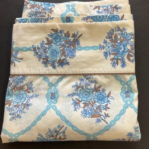 Vintage Sheet/ Flat Sheet/ Full Size/ Cream With Blue Floral Pattern ...