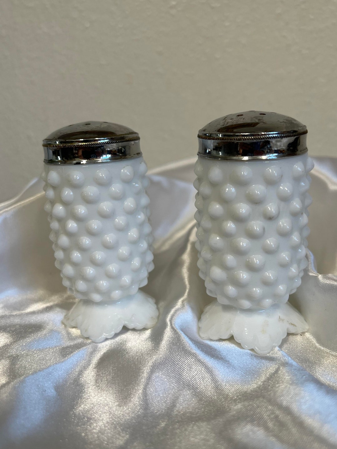 Fenton Hobnail Salt Pepper Shaker Milk Glass Dew Drop Scalloped Foot ...