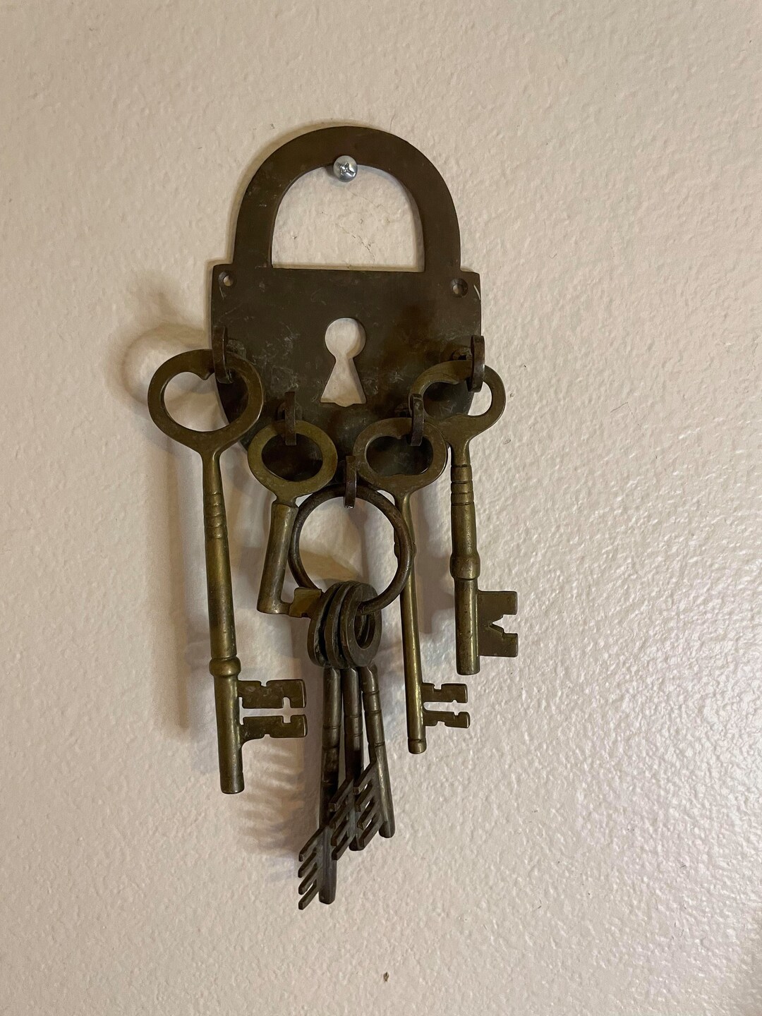 Skeleton Keys on Metal Key Holder.set of Vintage Decorative - Etsy