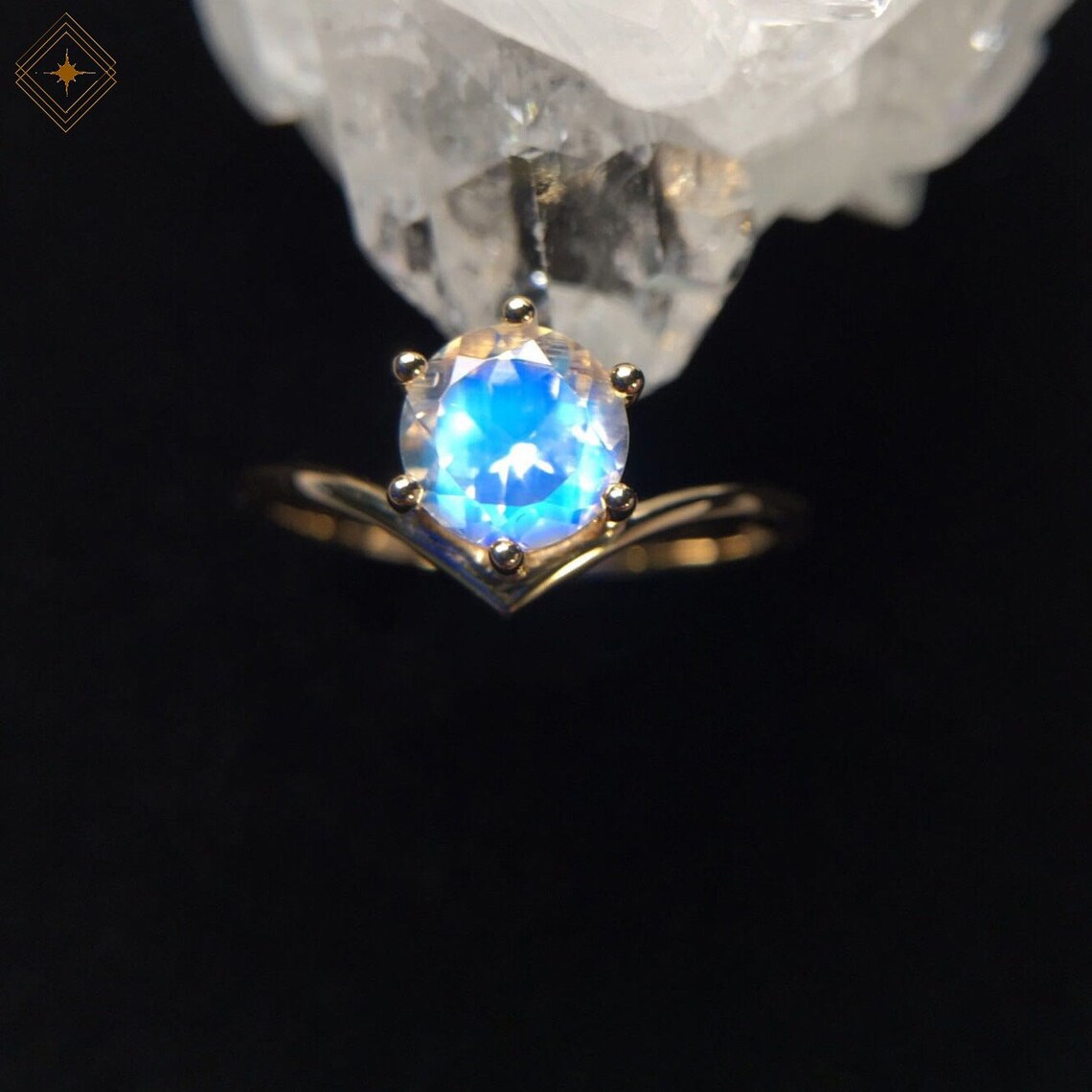 V Shape Round Solitaire Moonstone Engagement Ring 14k 18k Gold, Rainbow ...