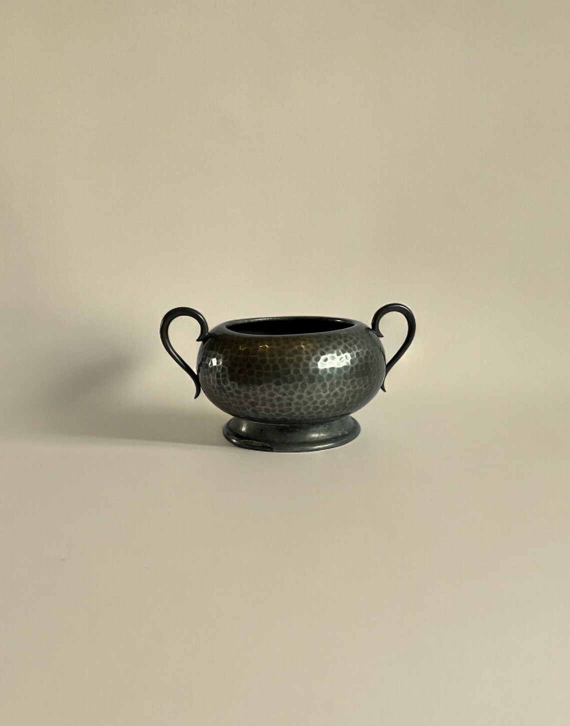 Antique English Pewter Vase Hammered Pewter Objet Knighthood Old ...