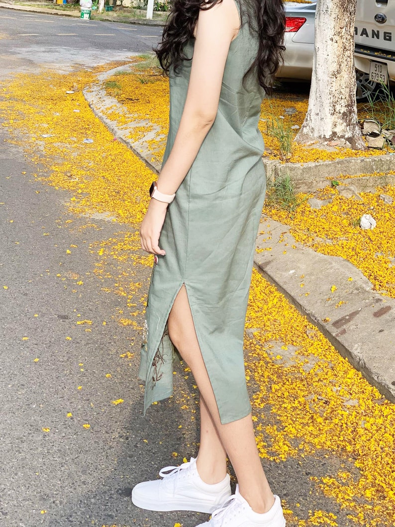 Split Dress With Linen and Wild Flowers Embroidered Front ...